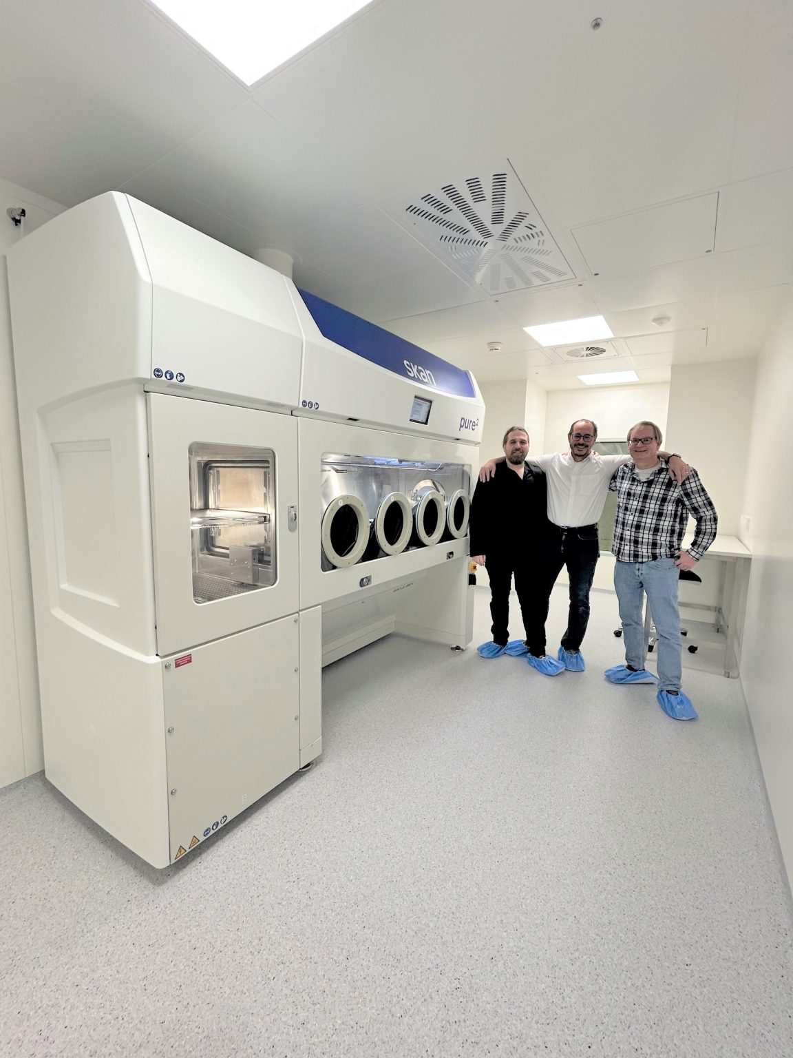 Behind the scenes of the work in a tox 4 lab | SKAN AG